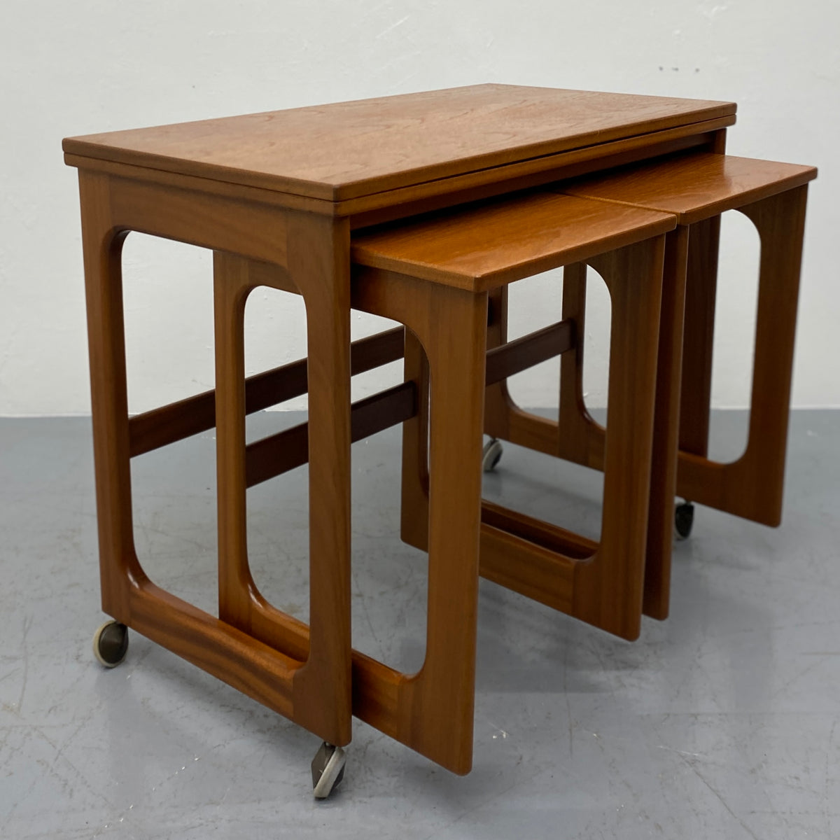 Mid Century Nest Of Tables 1970s Triform – Pool Bank Interiors