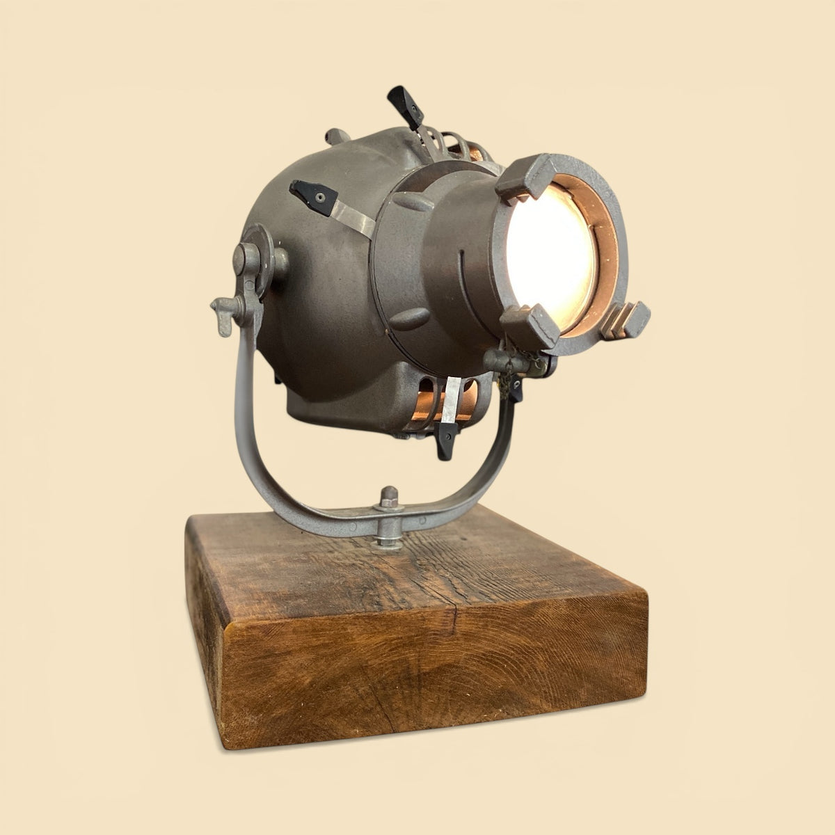 Strand Theatre Spot Lamp – Pool Bank Interiors